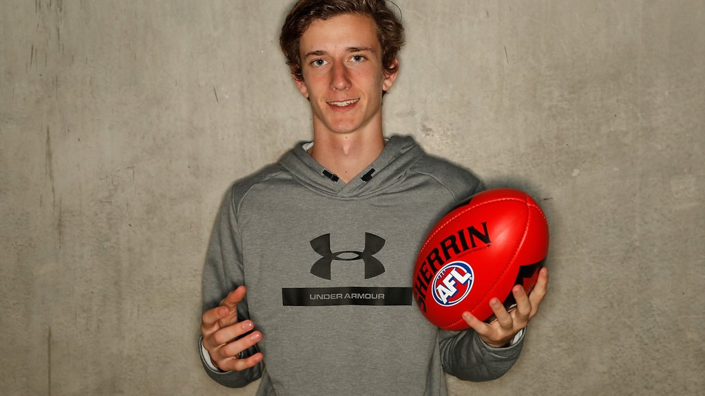Draft pick 17 – Sam Sturt