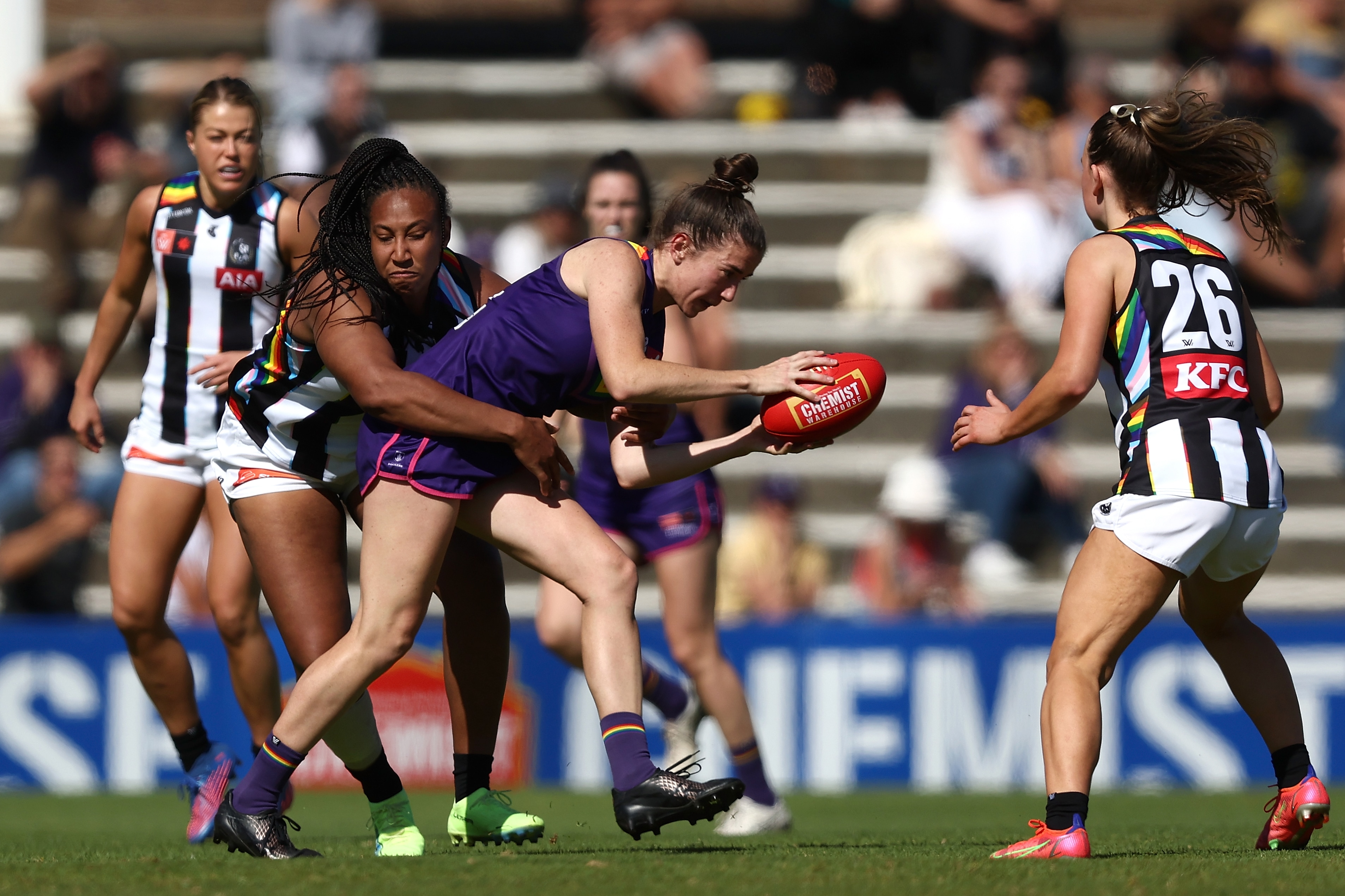 Pies beat Freo to strengthen grip on top-four spot