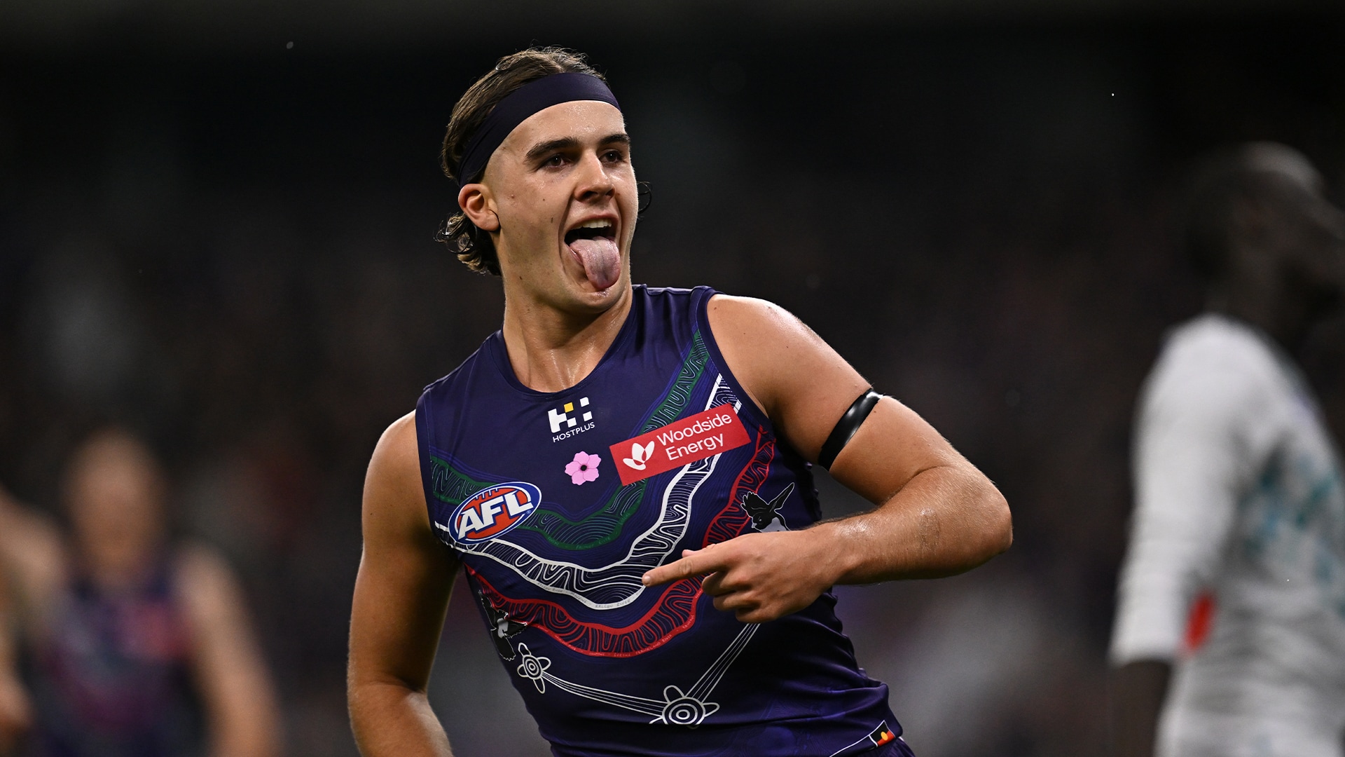 Murphy Reid extends!