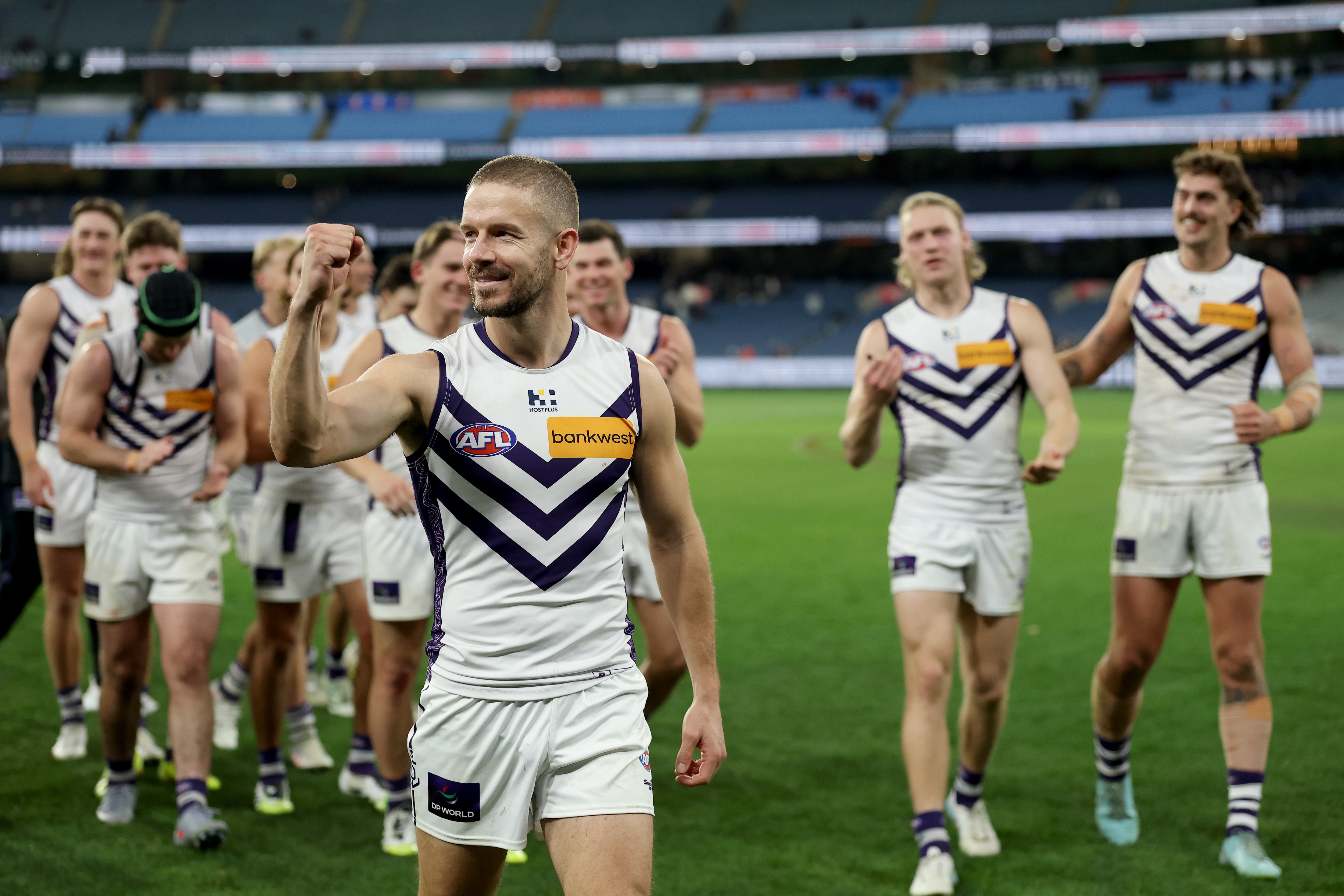 Freo defeat Pies in nail-biting thriller at the MCG