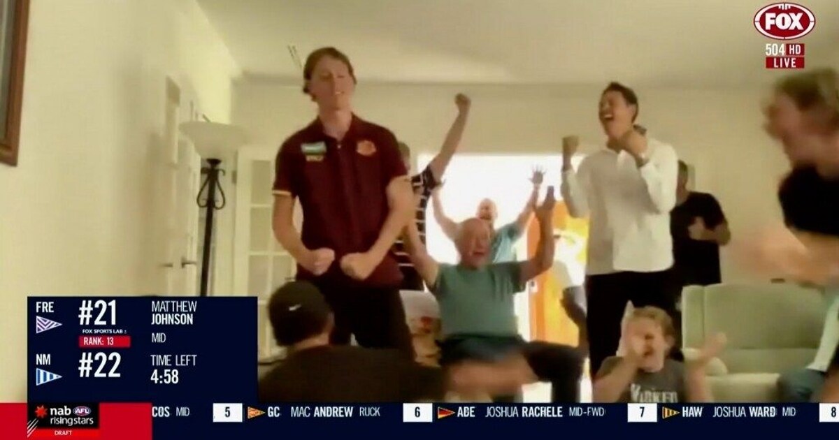 Johnson becomes a Freo Docker