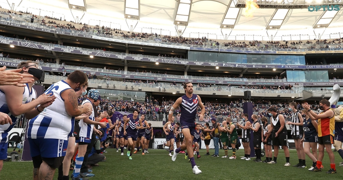 Freo fans ‘Make their Mark’ for the Purple Hands Foundation
