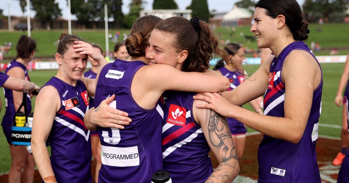 Freo fight off Swans to take victory