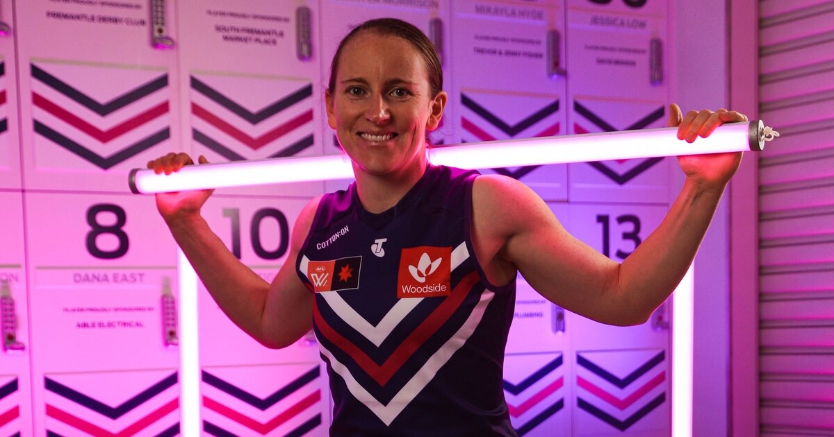 Two changes for Hawks clash