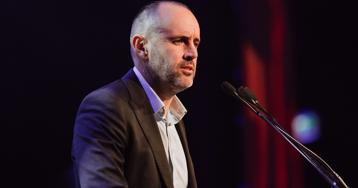 Garlick: ‘Difficult decision’ leads to coaching change