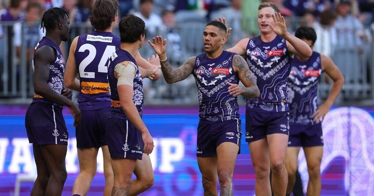 Walyalup Forwards link up to score this beauty!