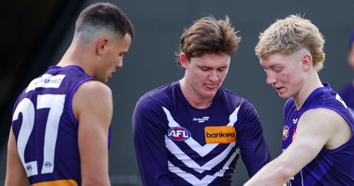 Bell on Freo's wing cover