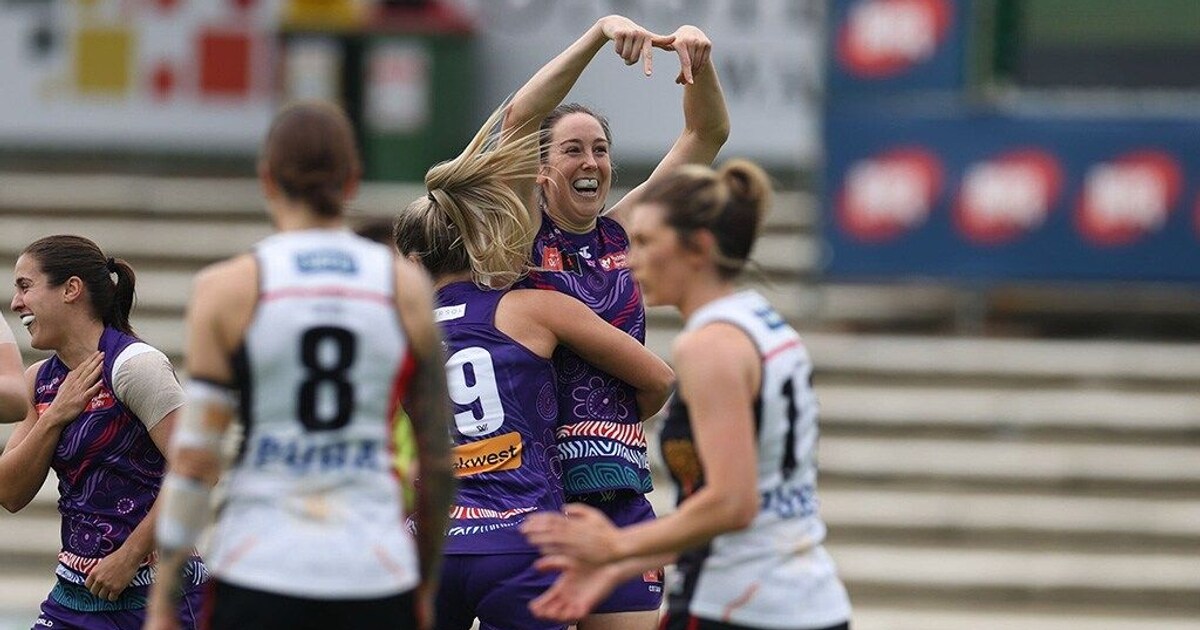 Perfect start for Freo!