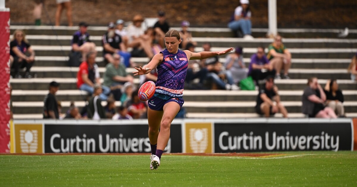 Juggling footy & study – Scanlon earns Education and Development Award!