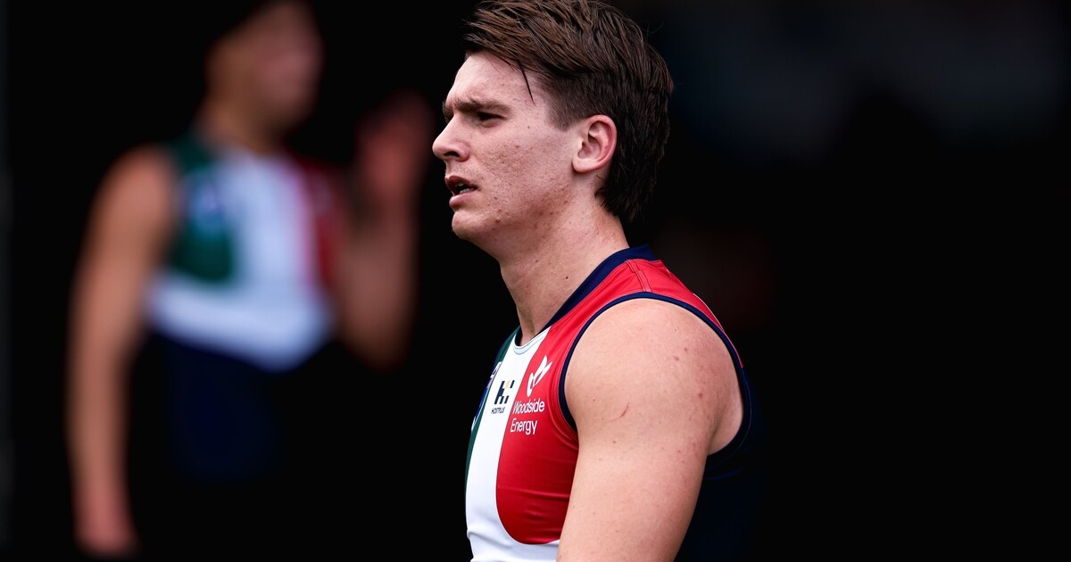 75 PHOTOS: Main Training in the Retro Jumper 7 August