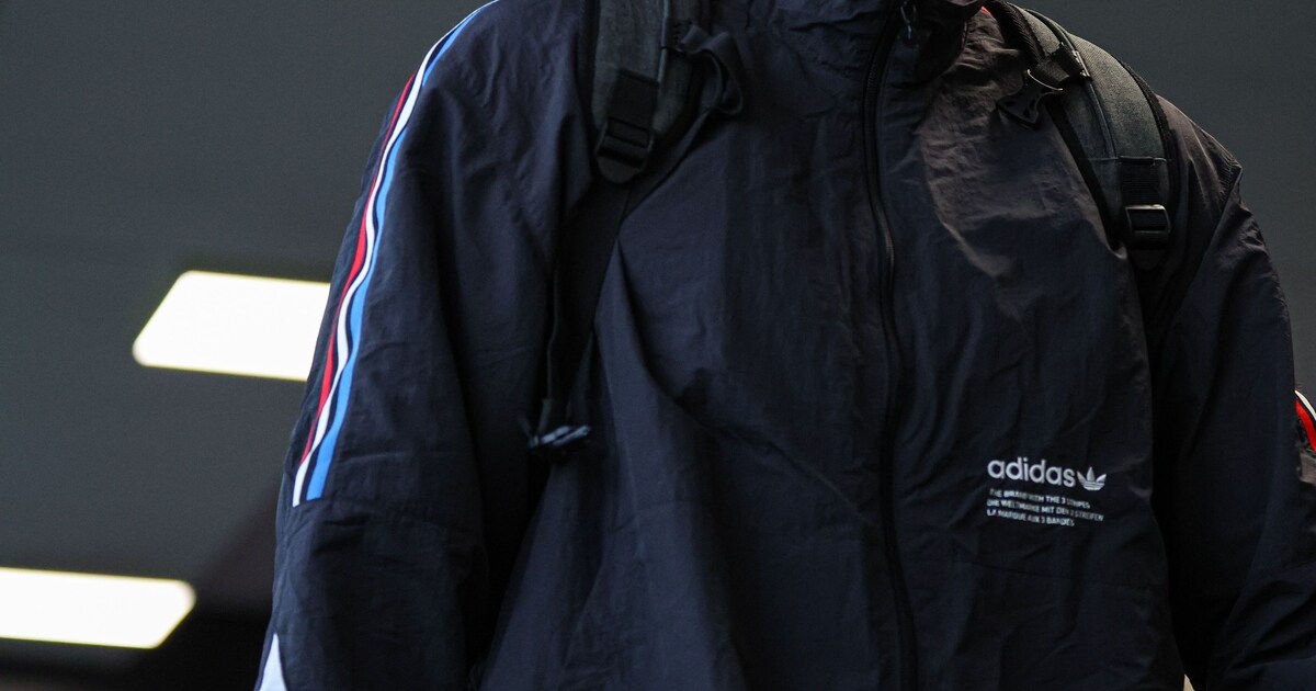 42 PHOTOS: Retro Kit Arrivals at Freo HQ